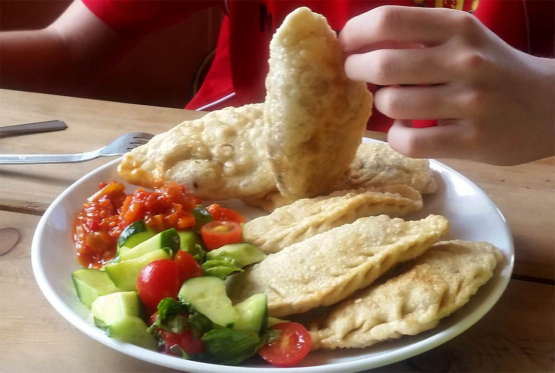 Mongolian food & drinks | About Mongolia | Traveling to Mongolia